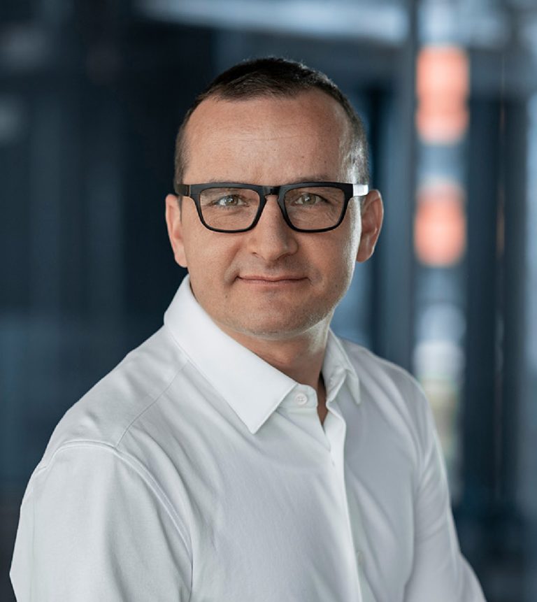 Contacts and billing data | Lanik